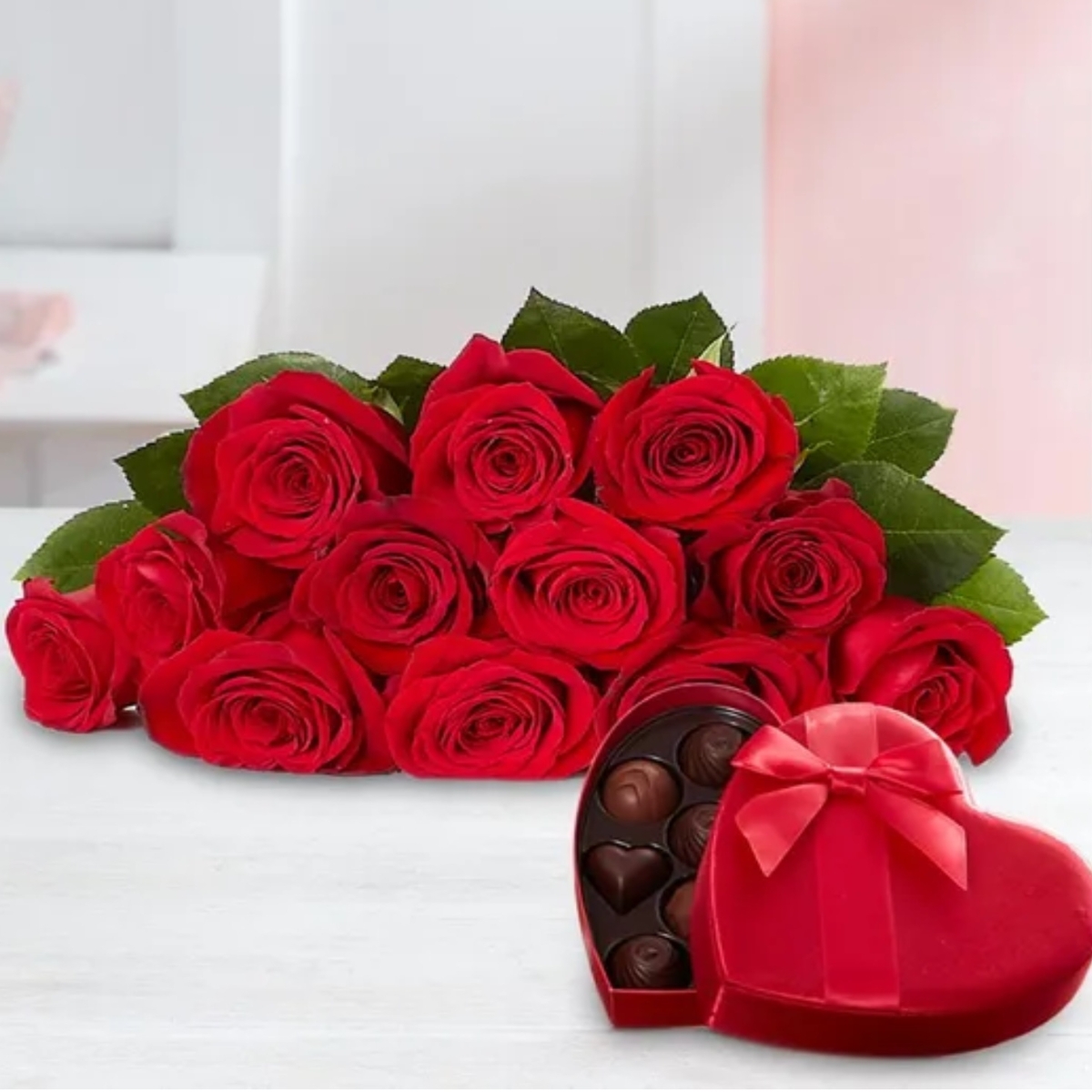 One Dozen Romantic Red Roses - USA